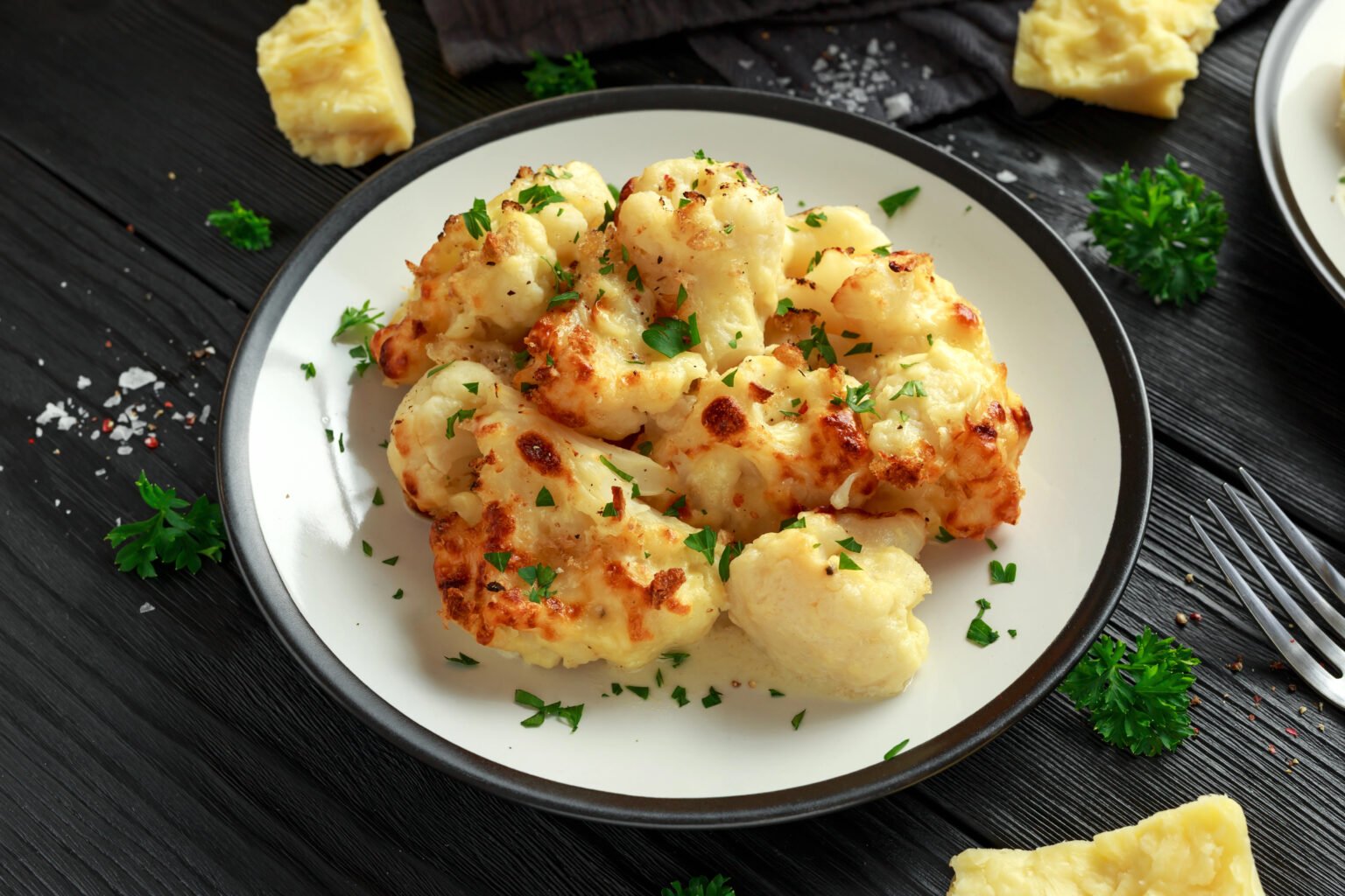 Creamy Sharp Cheddar Cheese Sauce - saucefreaks.com